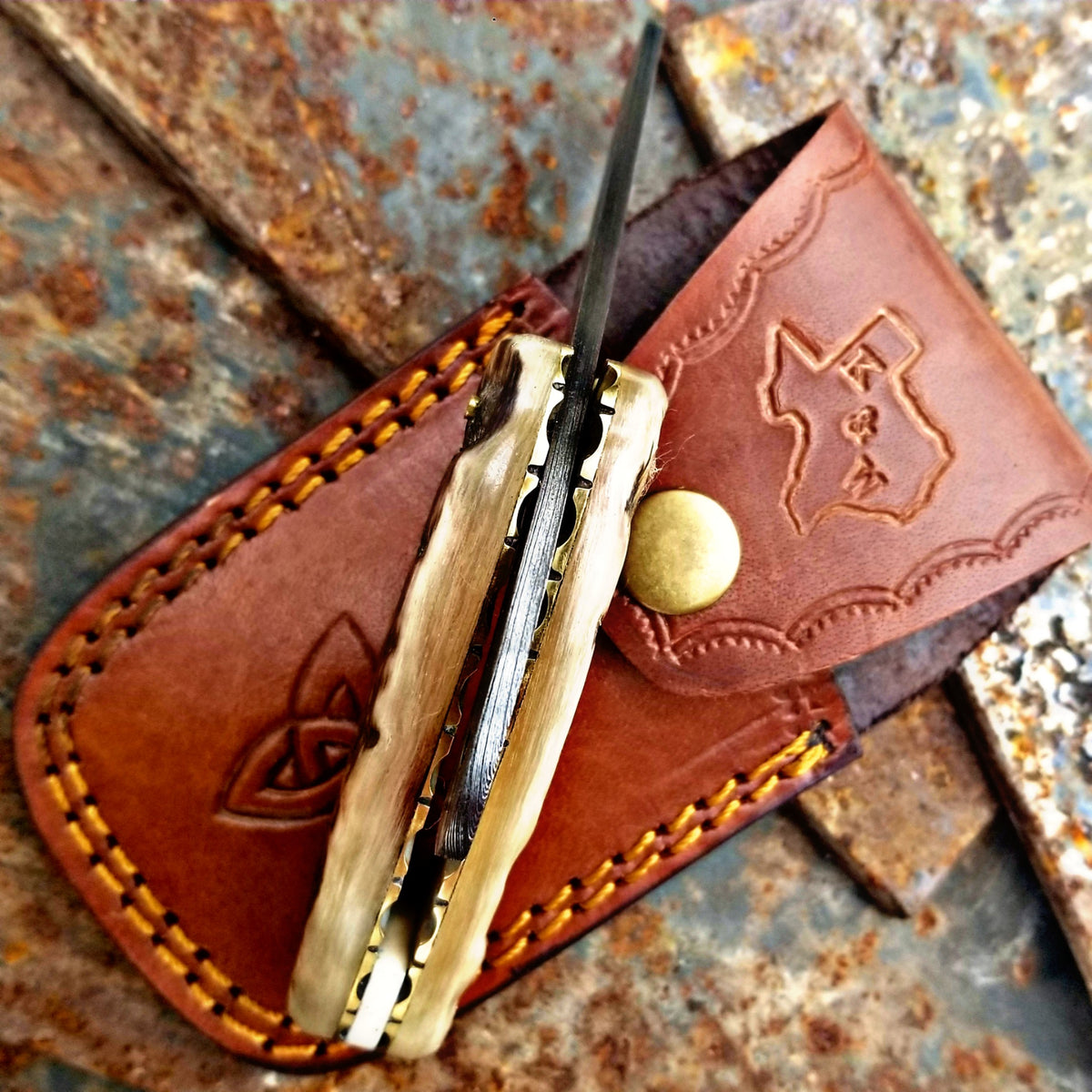 Small Damascus Razor with Rams Horn Handle – KNIVES and WIVES